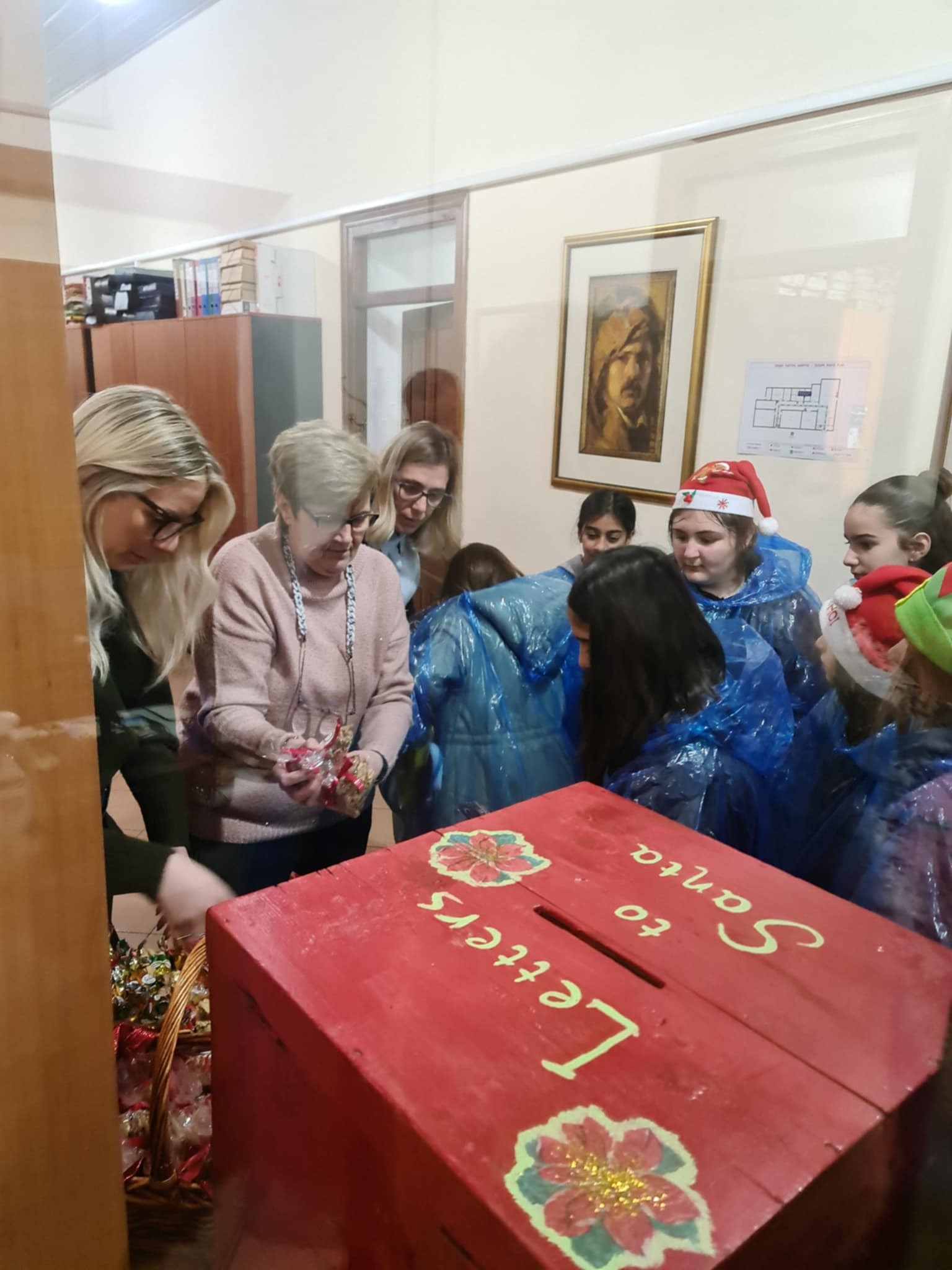 ΔΕΛΤΙΟ ΤΥΠΟΥ _ Χριστουγεννιάτικες μελωδίες και παιδικά χαμόγελα στο ...